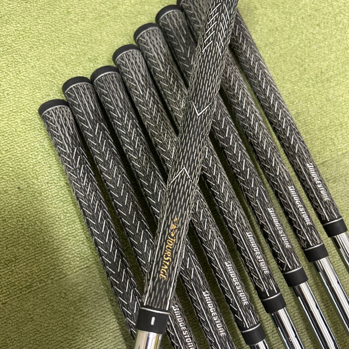 Yahoo!オークション - A086 ツアーステージ V7000 FORGED 4〜SW 9本セ...