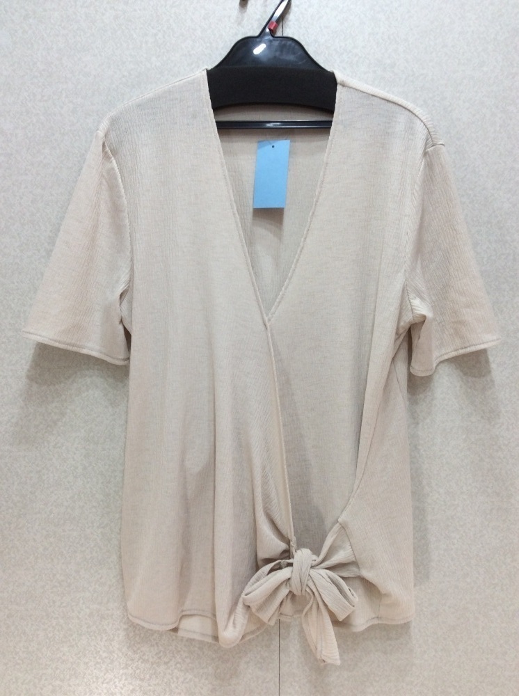 Yahoo!オークション - MNG ベージュ カシュクールトップス サイズEUR L