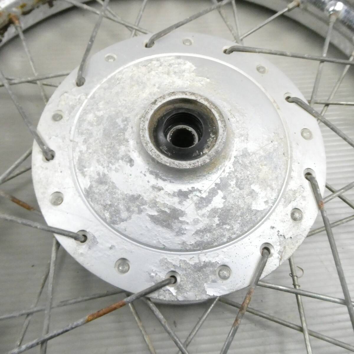 Yahoo!オークション - MD50 [郵政カブ] 純正フロントホイール 14イン...