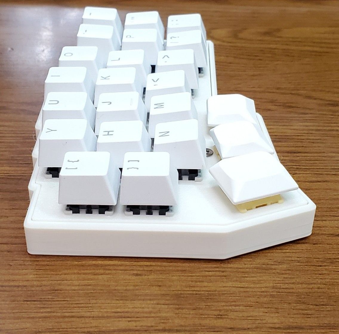 新品】Corne v4 Cherry 無線化 完成品 親指ロープロファイル 新品】Corne v4 Cherry 無線化 完成品 親指ロープロファイル