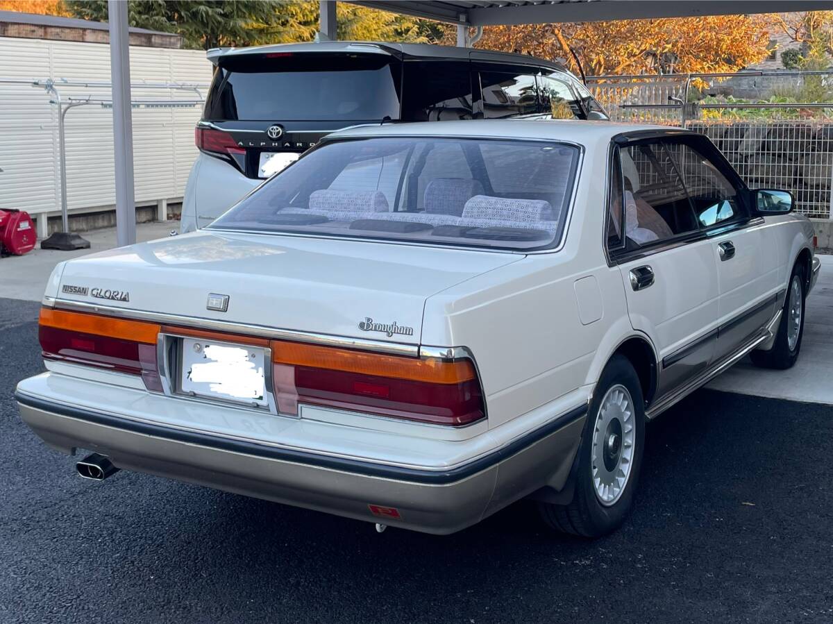 Yahoo!オークション - 希少3枠白金ツートン Y31前期 日産グロリア 4HT...