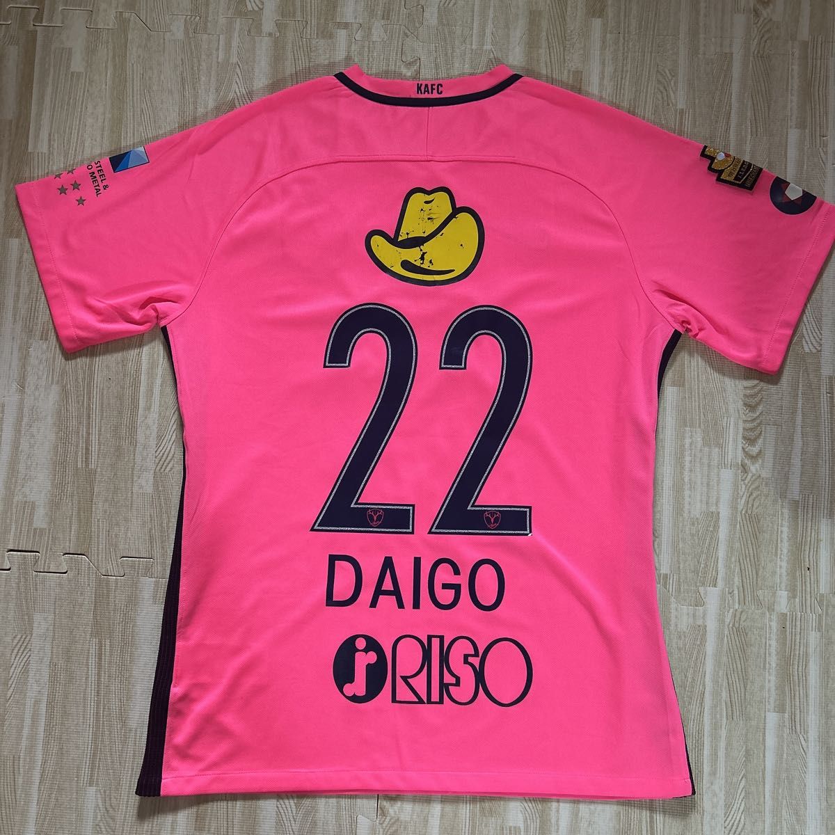 鹿島アントラーズ ピンク ユニフォーム 西大伍 選手 サッカー 鹿島アントラーズ ピンク ユニフォーム 西大伍 選手 サッカー