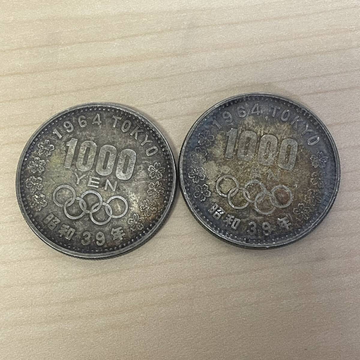 Yahoo!オークション - 【T0223】東京オリンピック 1000円銀貨 2枚 額面...
