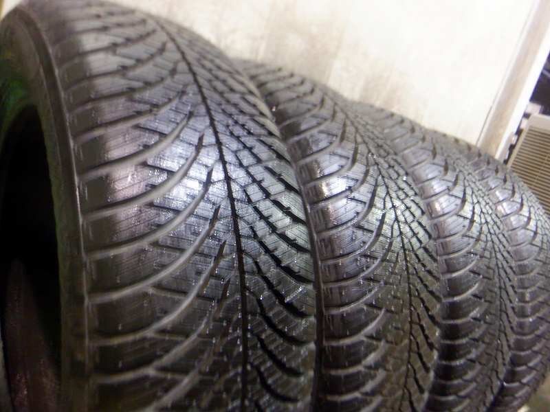 Yahoo!オークション - 【Y30】BluEarth 4S AW21 215/6R17 4本即決