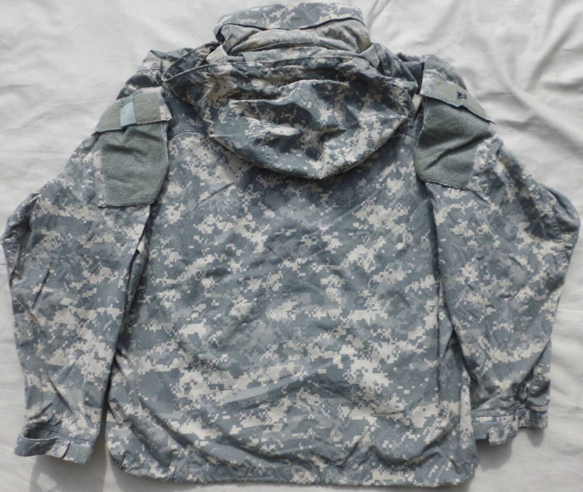 Yahoo!オークション - 上品米軍GEN3 ECWCSソフトシェルACU/UCPパーカー...