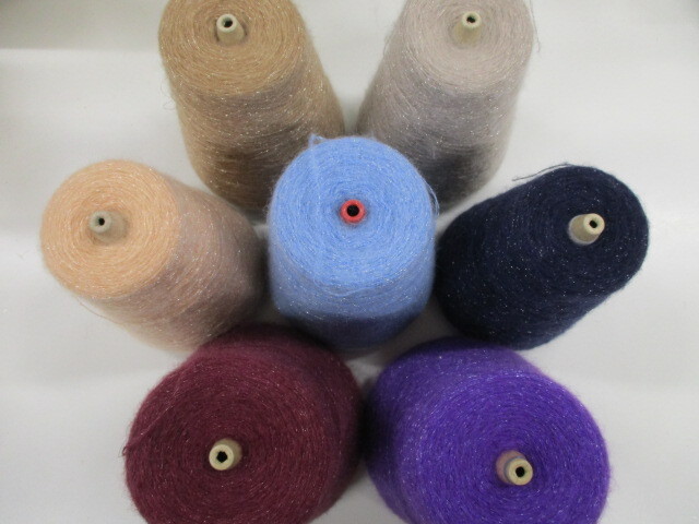 Yahoo!オークション - 福福 ラメ入りキッドモヘア 水色330g c21