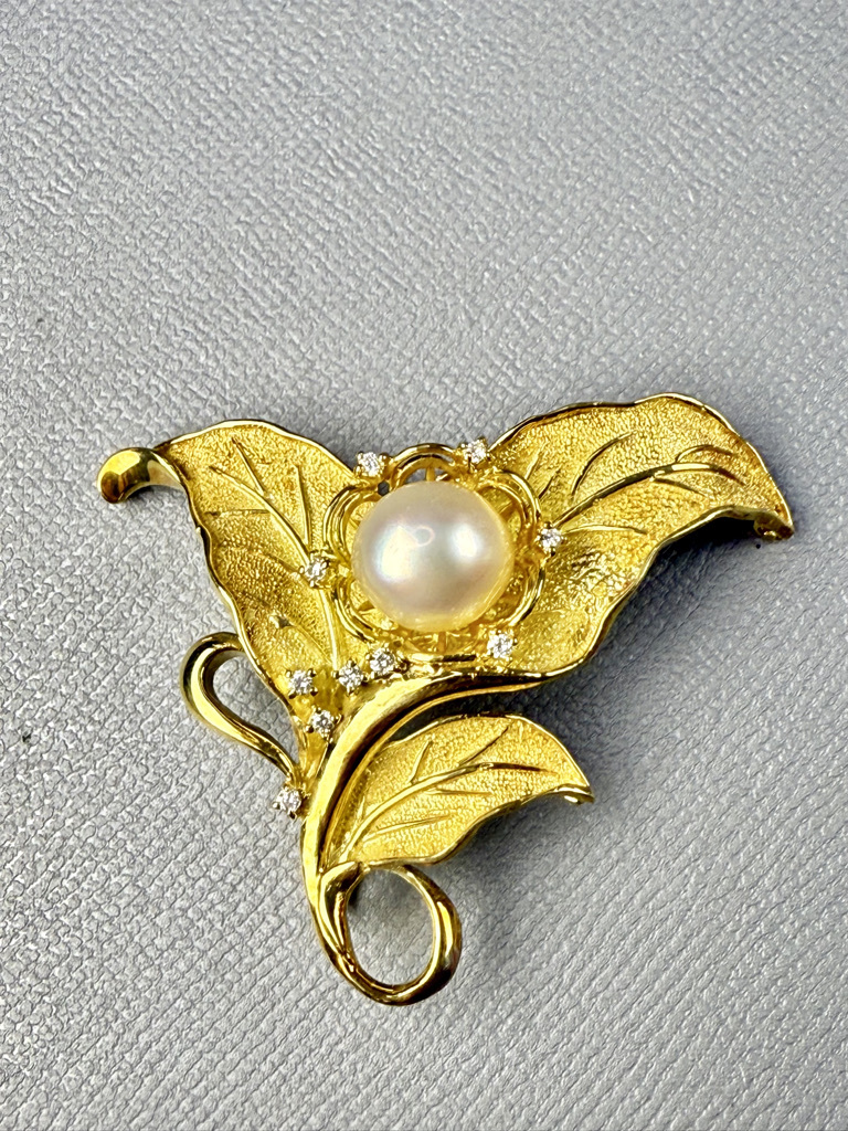 Yahoo!オークション - 【偲】 極美品 K18 金 真珠 ブローチ 重約21g y...