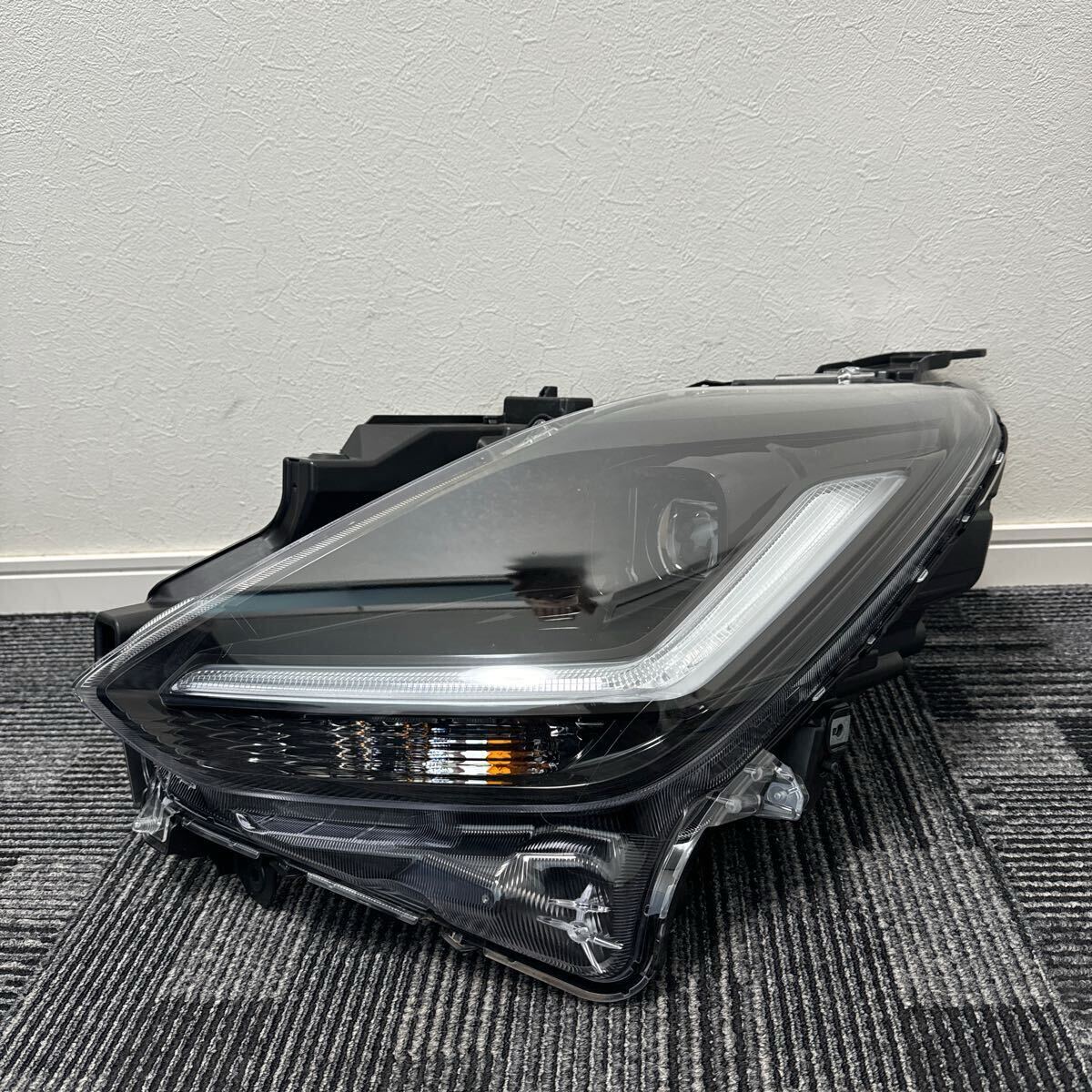 スズキ ZCEDS ZCDDS ZDEDS ZDDDS スイフト MX XG 新型 現行 純正 左 助手席 LED ヘッドライト STANLEY W7087 打刻:SC(ヘッドライト)｜売買さ ...