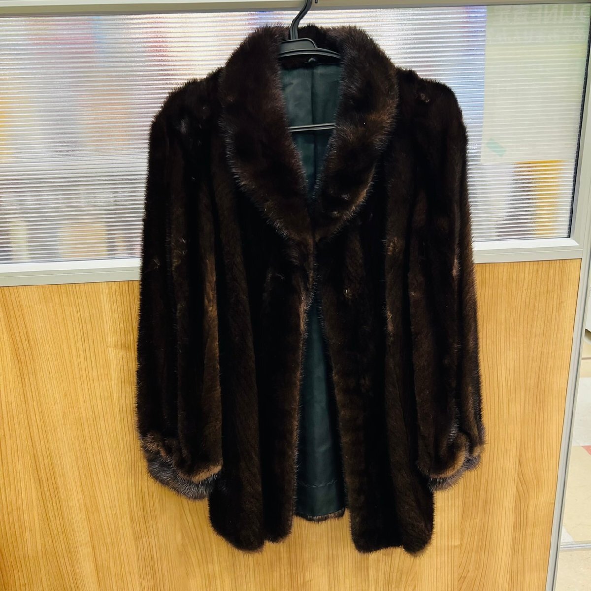 Yahoo!オークション - 【DOM2211】岐阜毛被 GIFU MOUHI 毛皮コート フ...