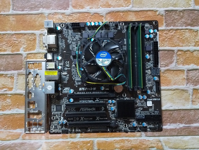 Yahoo!オークション - ASRock B75 Pro3-M 6Gb/s i3-3220 4GB Win10認証...