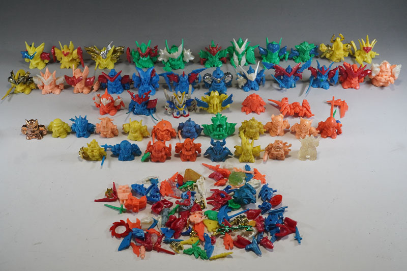 Yahoo!オークション - 【a468】機動戦士ガンダム 消しゴム 大量まとめ ...