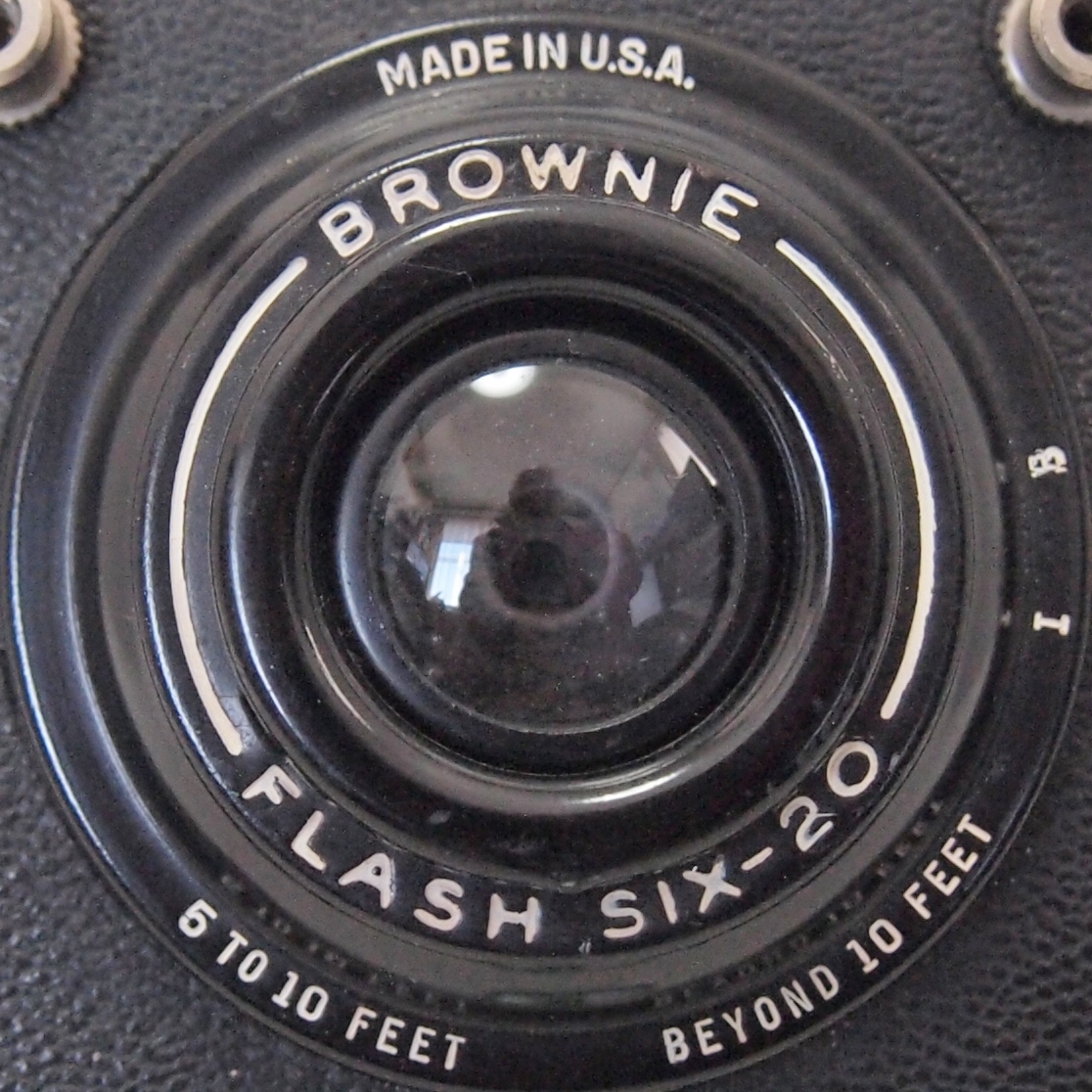Yahoo!オークション - BROWNIE FLASH SIX-20 カメラ