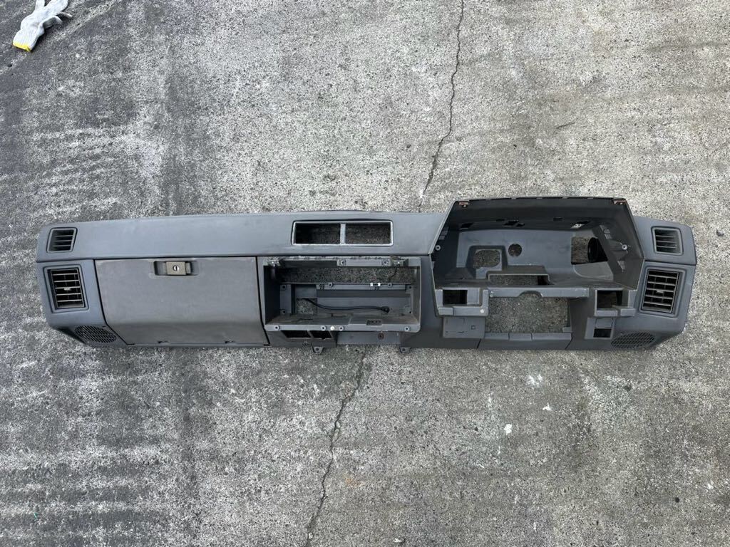 Yahoo!オークション - 日産 スカイライン DR30 ダッシュボード R30 HR3...