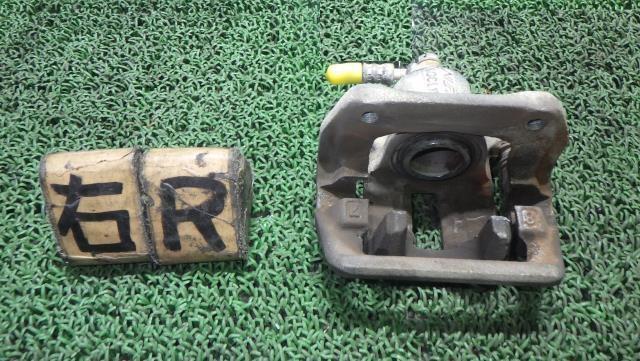 Yahoo!オークション - ステップワゴン E-RF1 右リアキャリパー 43018-S...