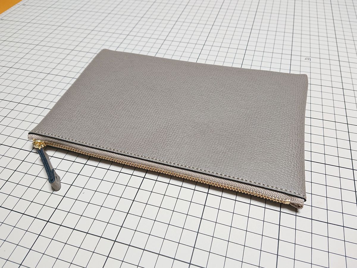 Yahoo!オークション - レザー 本革 ポーチ 牛革 210x135mm 90g c 床革 ...