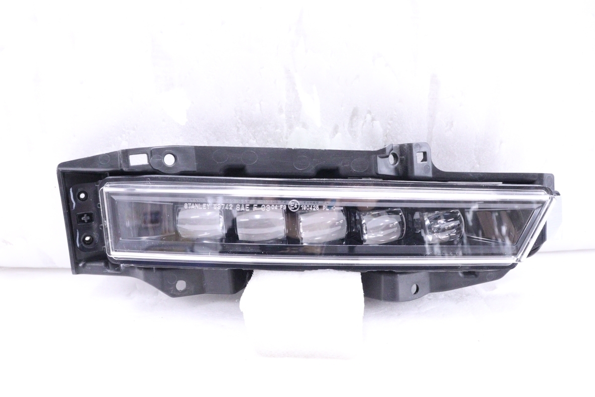 Yahoo!オークション - 51-1113 美品 LED GB5 フリード HV 右フォグラ...