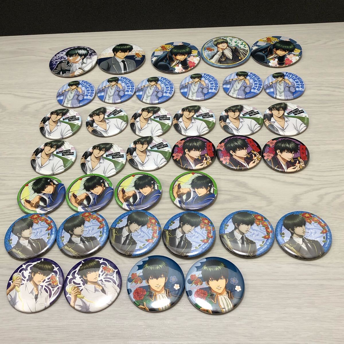 Yahoo!オークション - m677-0265-15 銀魂 土方十四郎 缶バッジ まとめ...