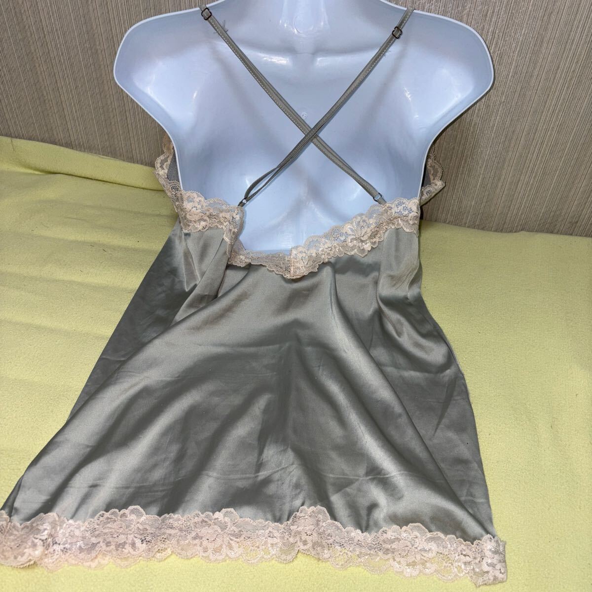 Yahoo!オークション - Simree クロス 刺繍が素敵なスリップ( L ) スリ...