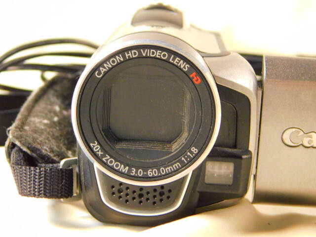 Y804 Canon/iVIS HF R100/ビデオカメラ/デジタルビデオカメラ/キャノン/アダプター付き/送料590円〜(キヤノン)｜売買されたオークション情報、yahooの商品情報を ...