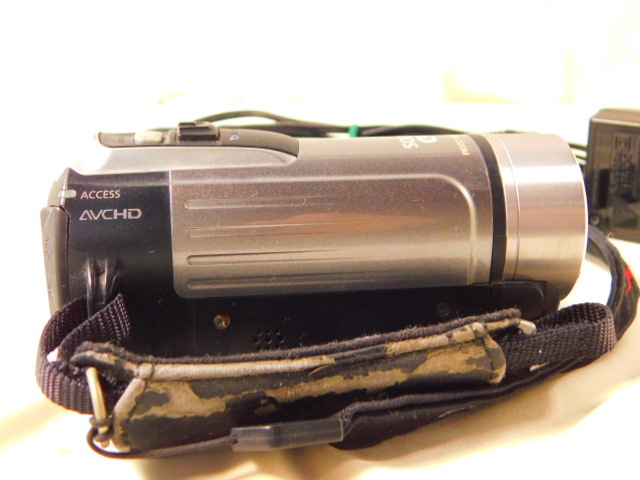 Yahoo!オークション - Y804 Canon/iVIS HF R100/ビデオカメラ/デジタル...