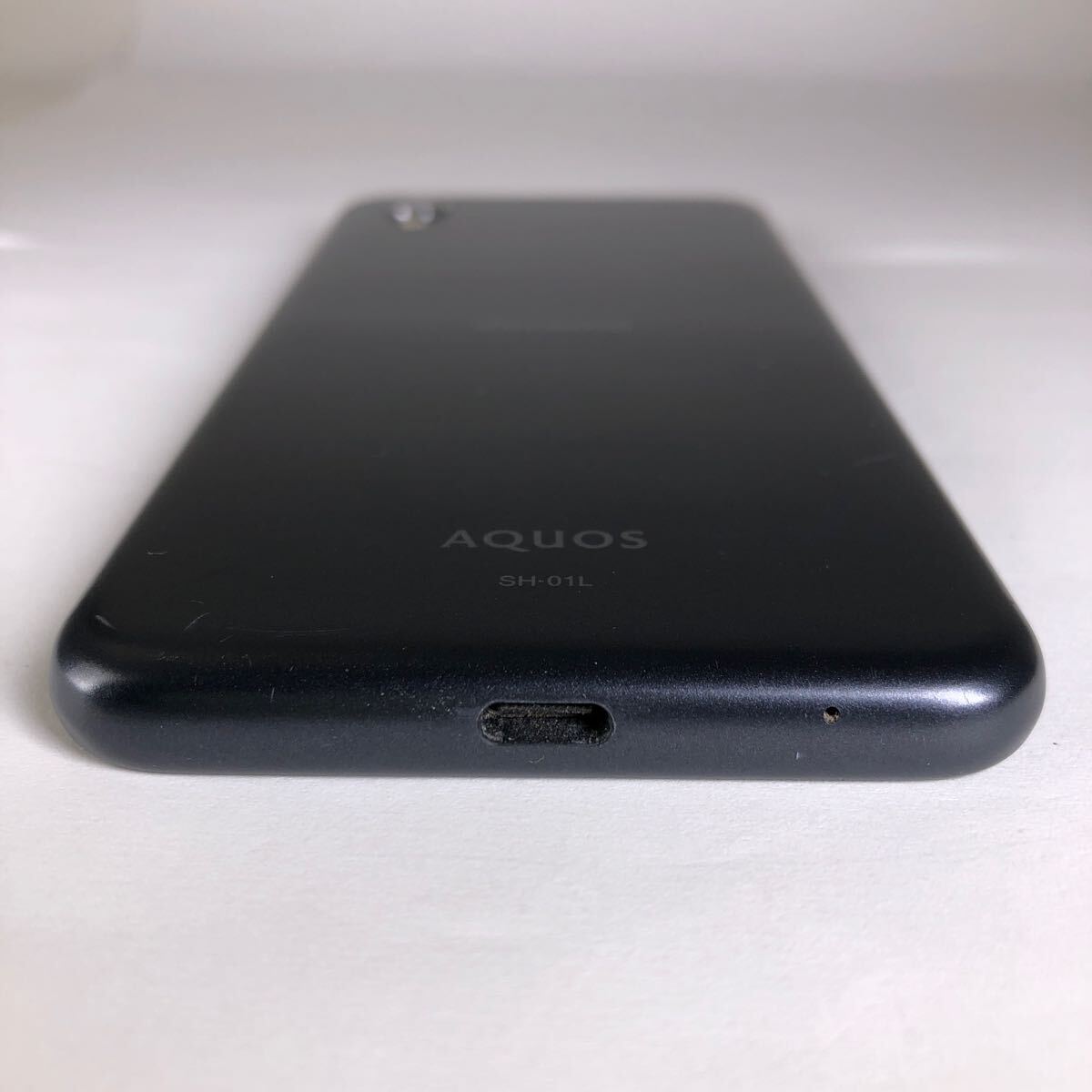 Yahoo!オークション - 【2649】 SHARP AQUOS Sense2 SH-01L 32GB ブラ...