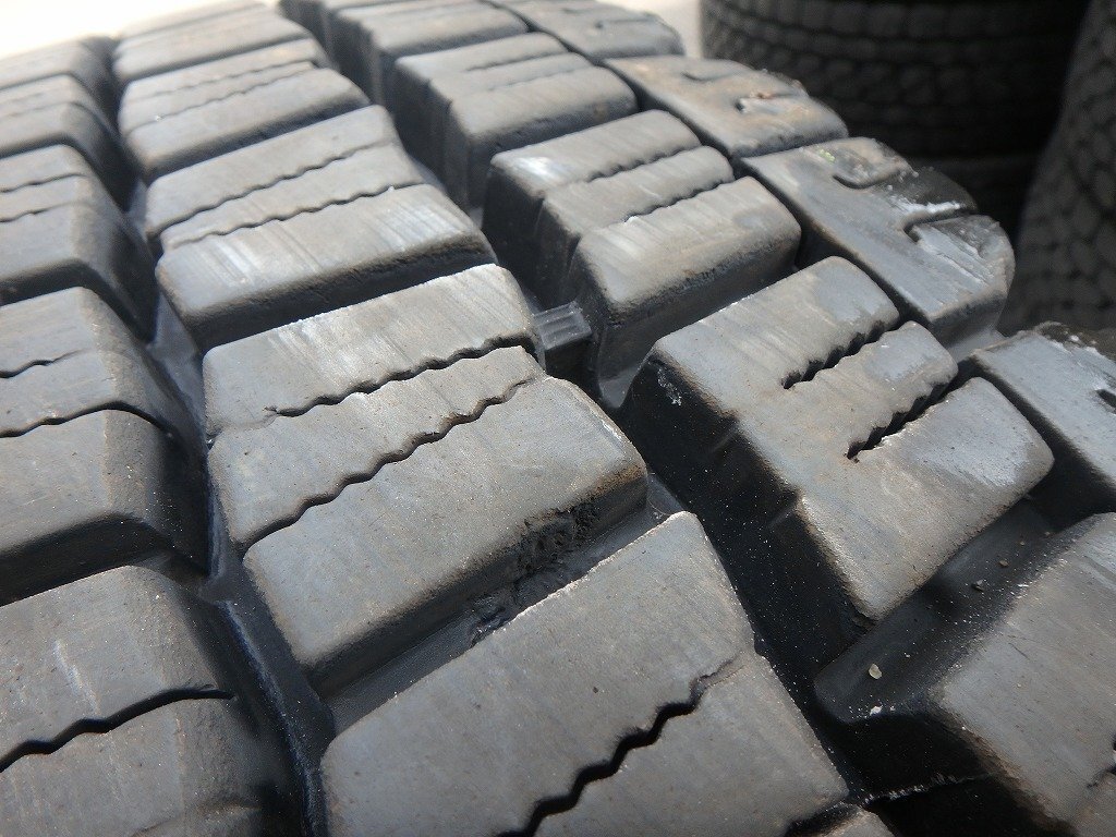 Yahoo!オークション - B557 送料無料【295/80R22.5 153/150】ダンロッ...