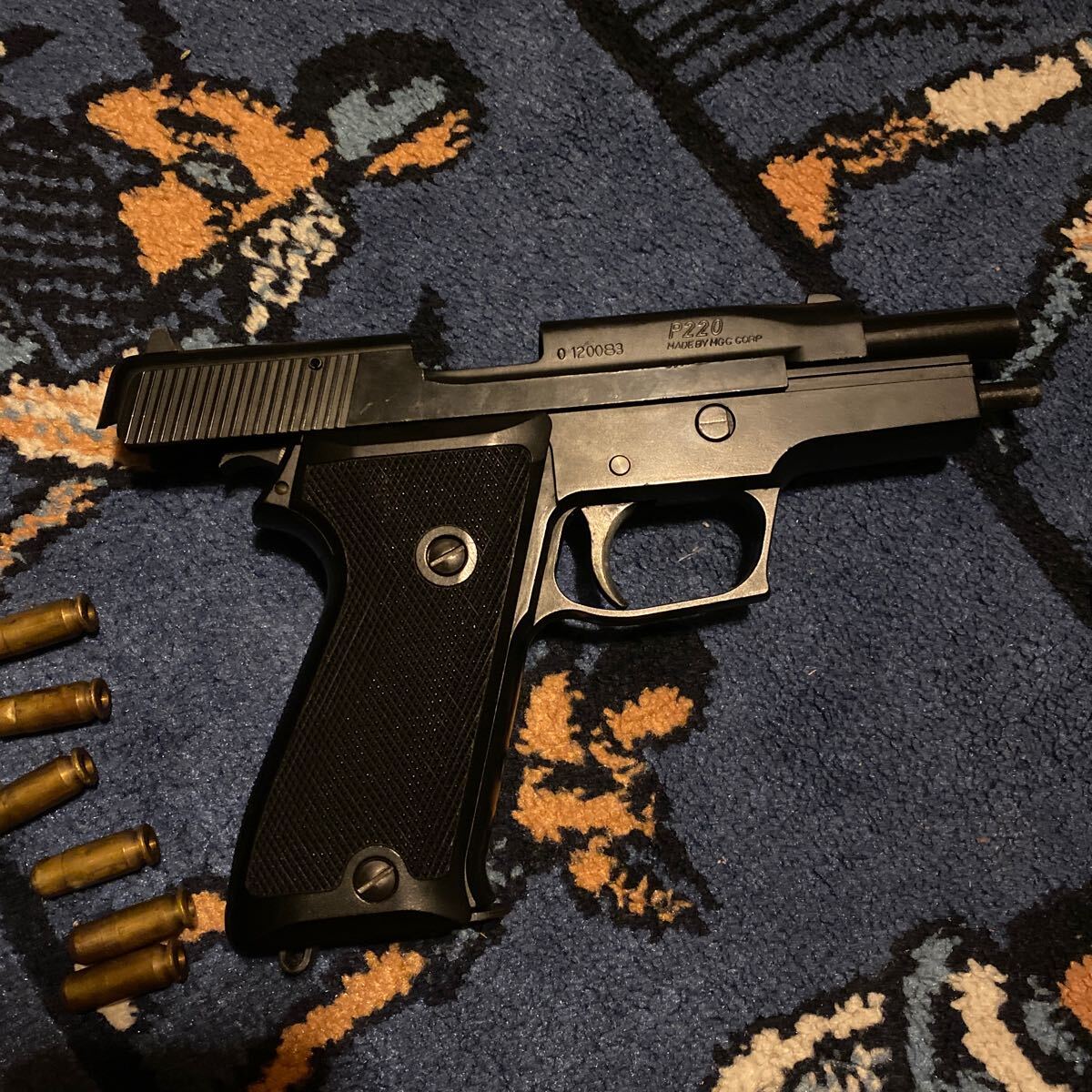 Yahoo!オークション - MGC.モデルガン.P220.箱無し.マニュアル無し