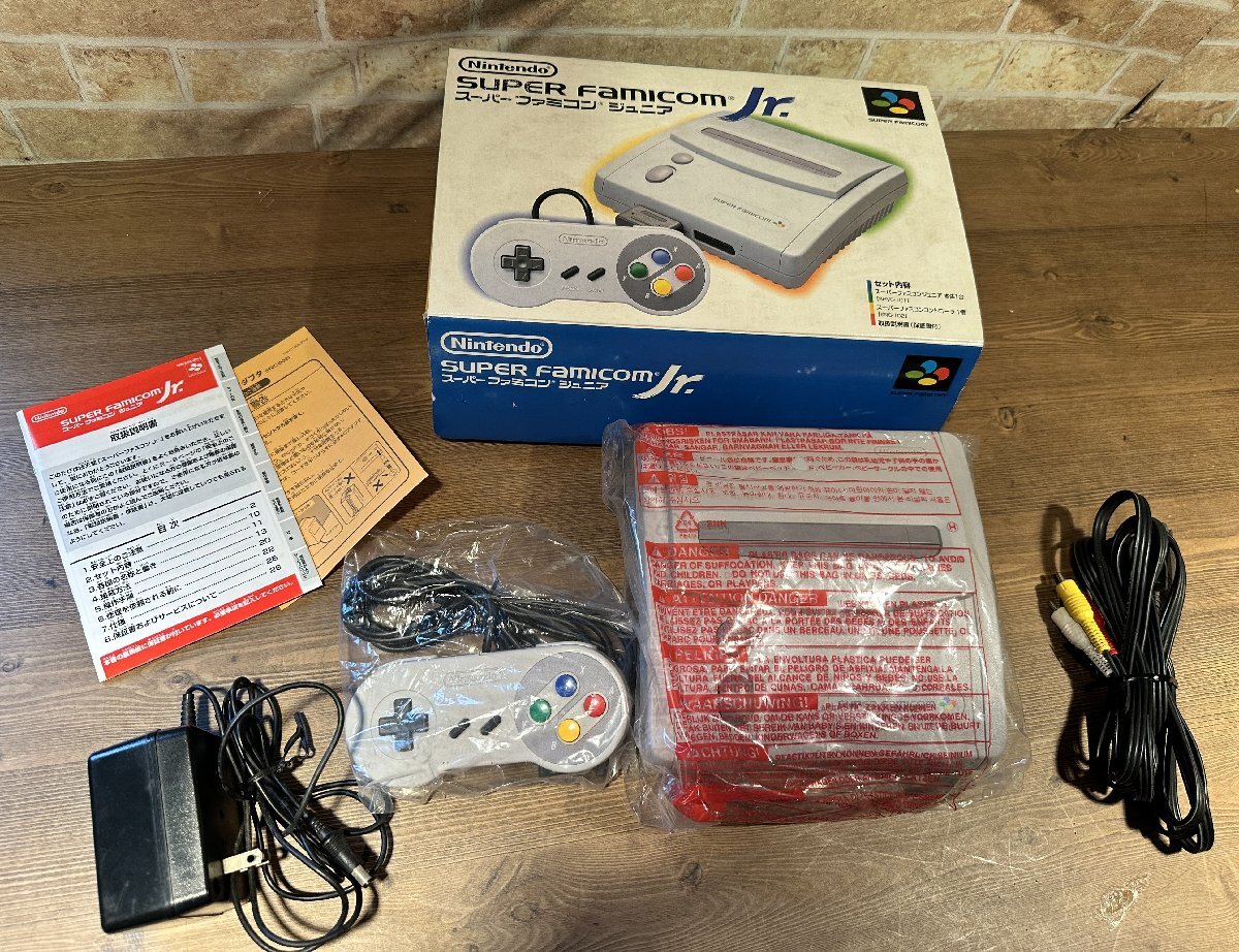 Yahoo!オークション - 美品 中古 SFC スーパーファミコン ジュニア 本...