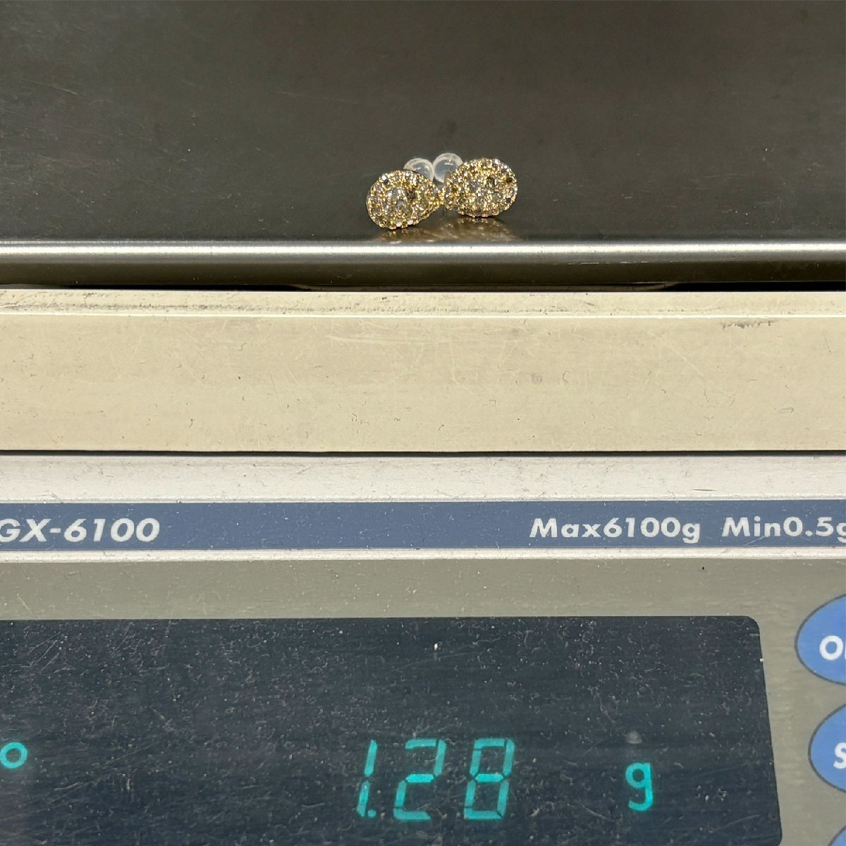 Yahoo!オークション - ダイヤモンド1.00ct K18YG ドロップ しずく型 ...