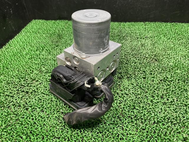 Yahoo!オークション - フォレスター DBA-SJG ABSアクチュエーター G1U ...