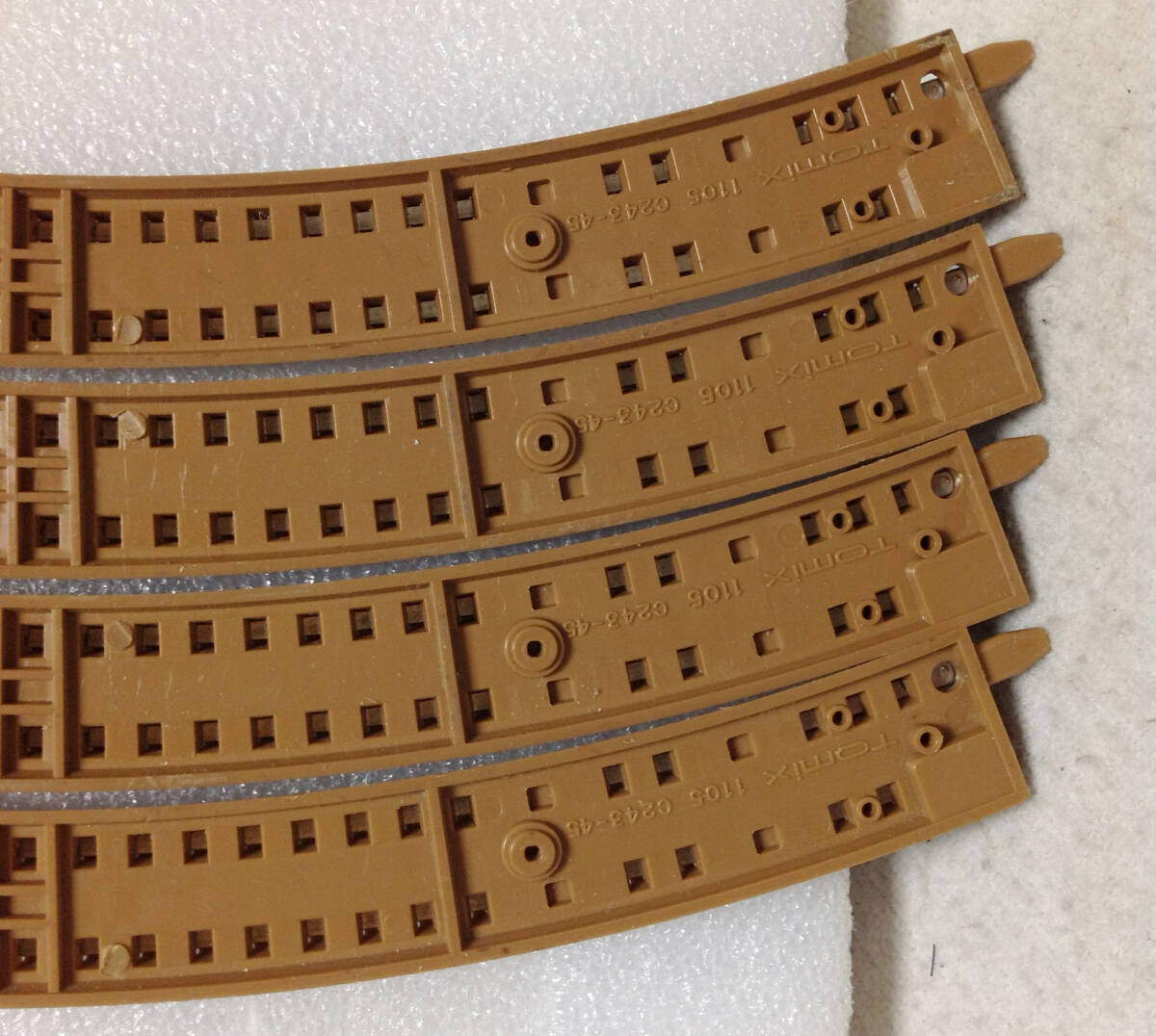 Yahoo!オークション - TOMIX 1105 C243-45 カーブレール 茶色道床 4本...