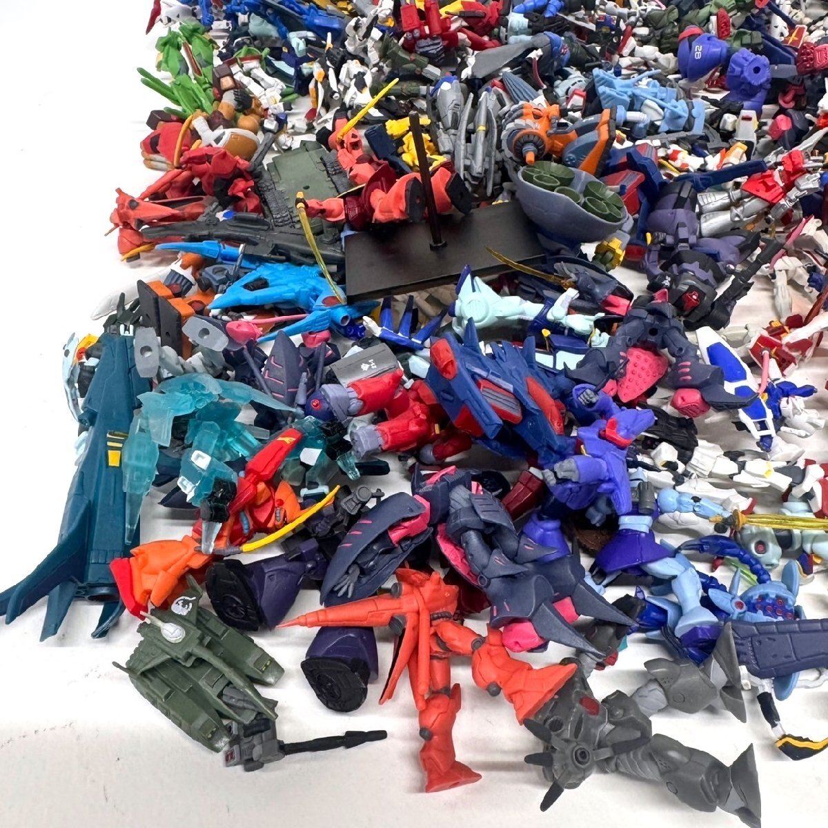 Yahoo!オークション - K1302 機動戦士ガンダム フィギュア まとめ THE-...