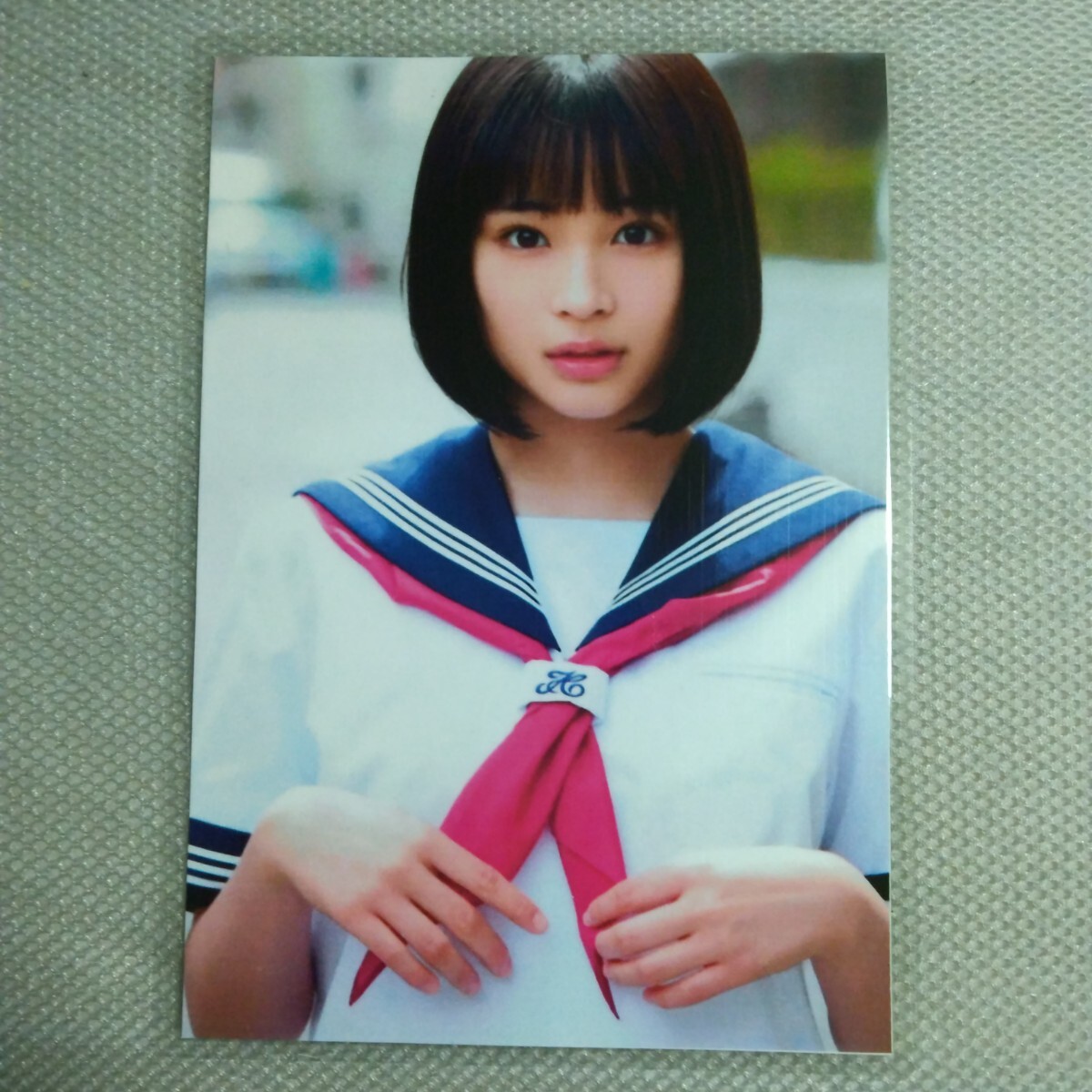 Yahoo!オークション - 広瀬すず セクシー・ショット② (B5のラミネート...