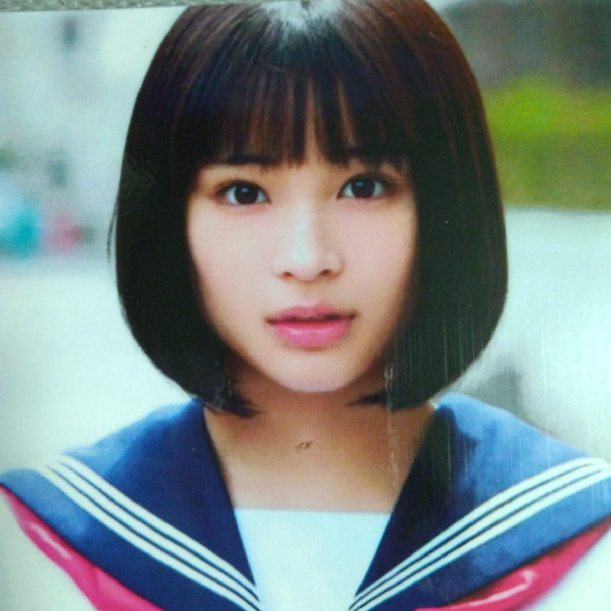 Yahoo!オークション - 広瀬すず セクシー・ショット② (B5のラミネート...