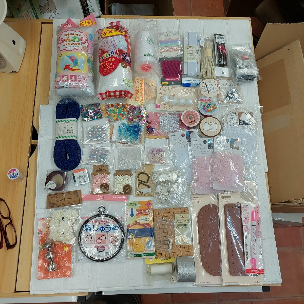 100円 g1 手芸材料 ハンドメイド用材料 まとめてセット(裁縫、刺繍)｜売買されたオークション情報、yahooの商品情報をアーカイブ公開 - オークファン（aucfan.com）