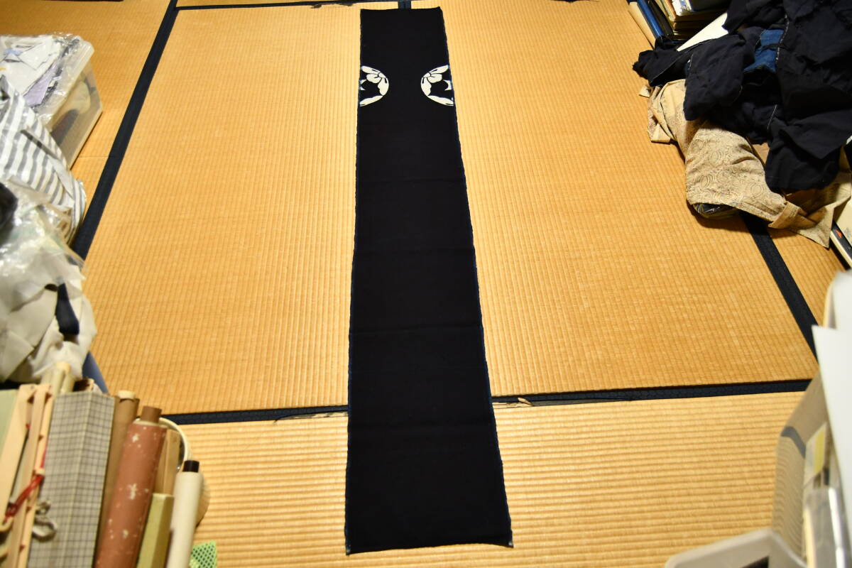 Yahoo!オークション - 古布 筒描きの家紋1幅 飾り紋 216cm 手紡ぎ糸 ...