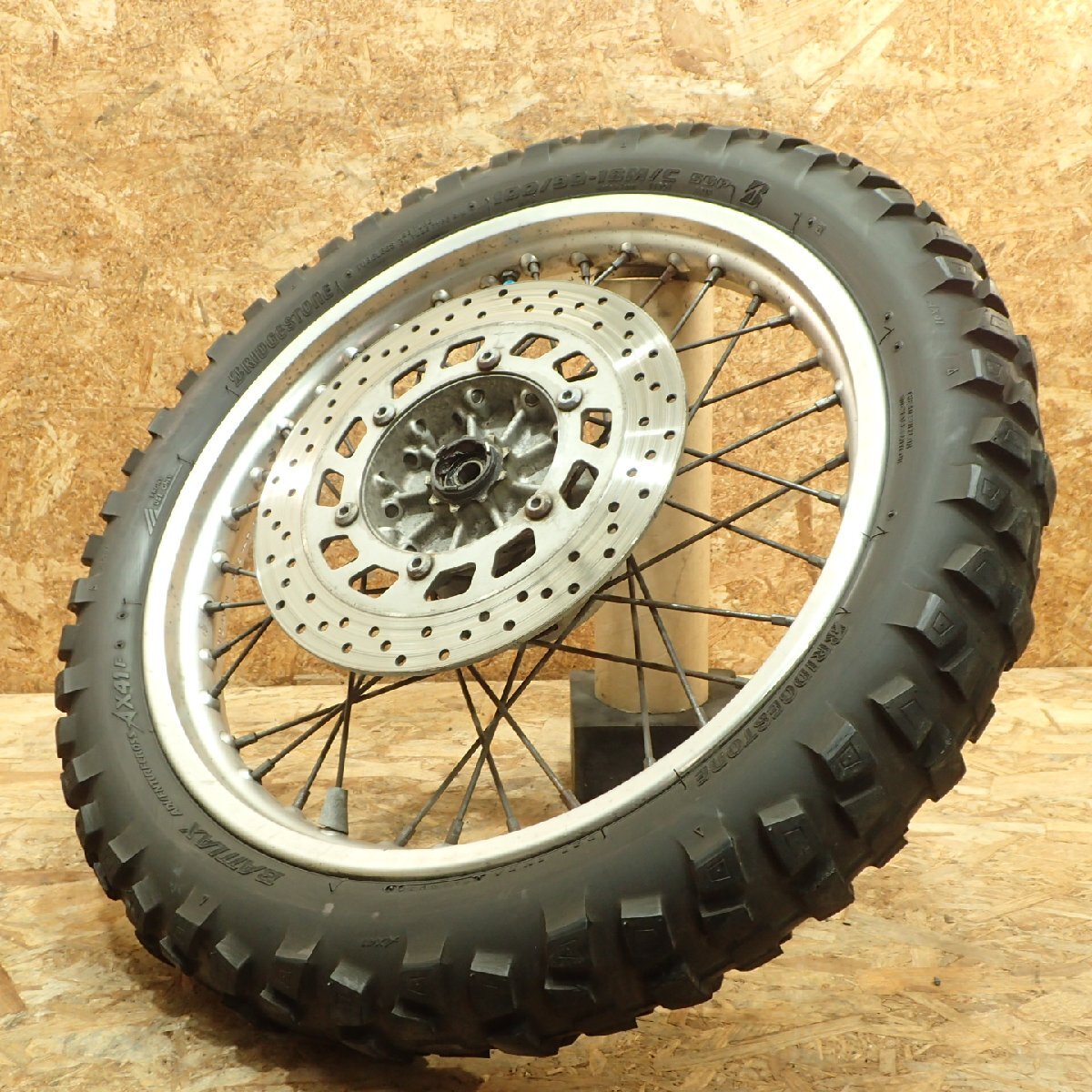 送料Lサイズ YAMAHA 4DN-045 SRV250 フロントホイール 18×1.85 専用動画あり ジャンク 検. 20252 12 寅291(フロント)｜売買されたオークション情報 ...