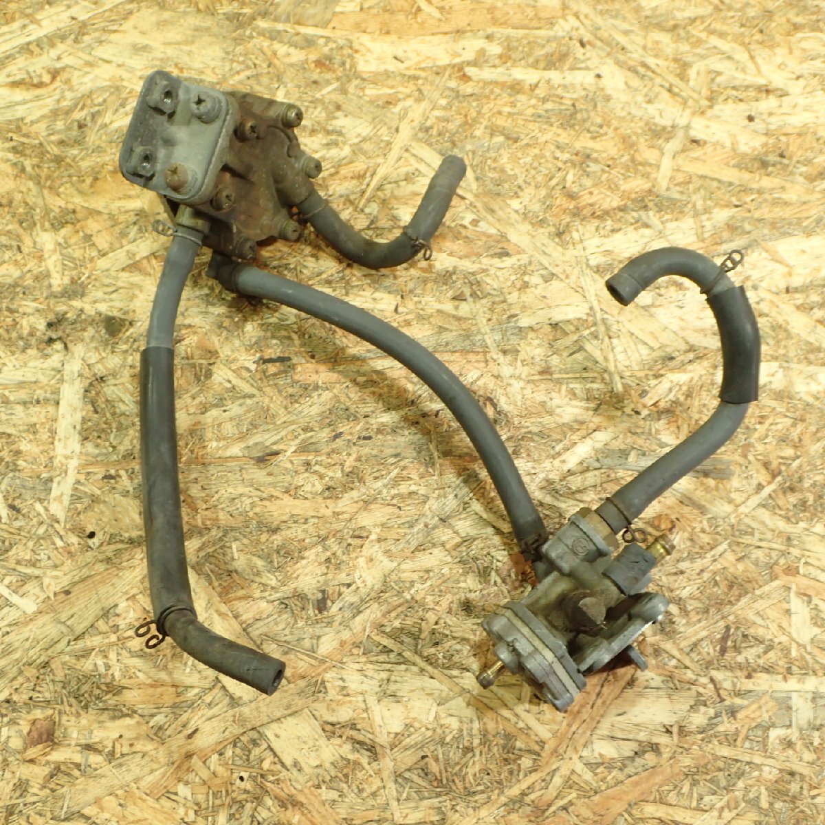 Yahoo!オークション - 【送料SSサイズ】YAMAHA 4DN-045 SRV250 負圧ポ...