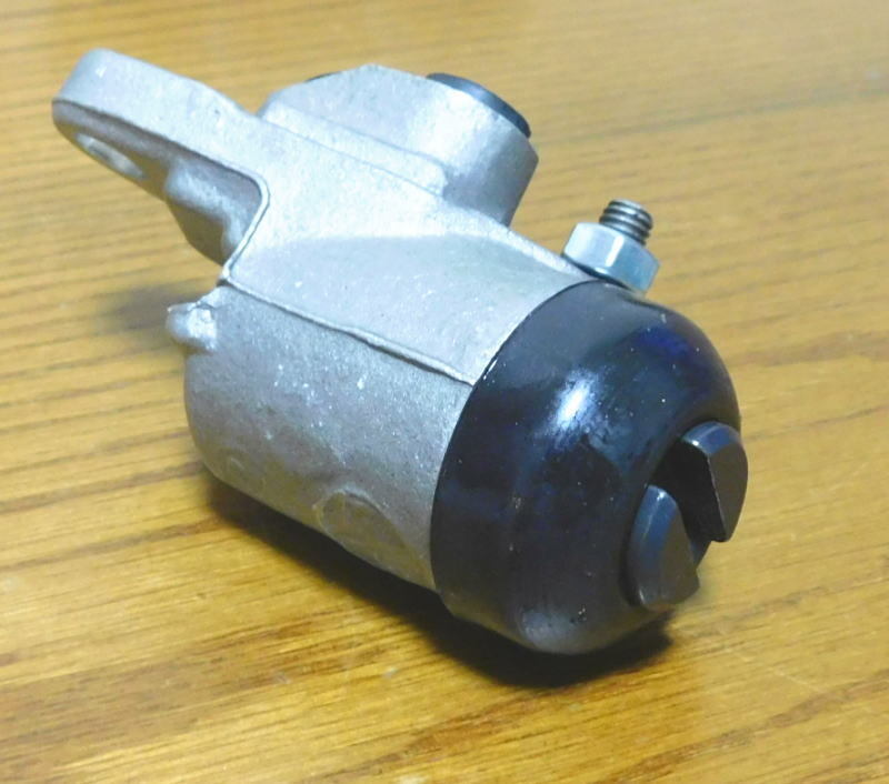 Yahoo!オークション - サニトラB110B210サニー用 フロント後左RLH/ブレ...