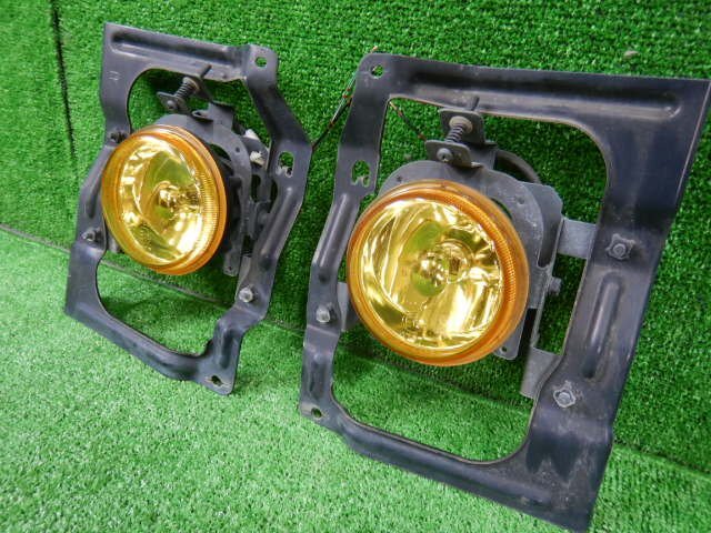 Yahoo!オークション - U61/U62/U71/U72 イエローフォグランプ左右セッ...