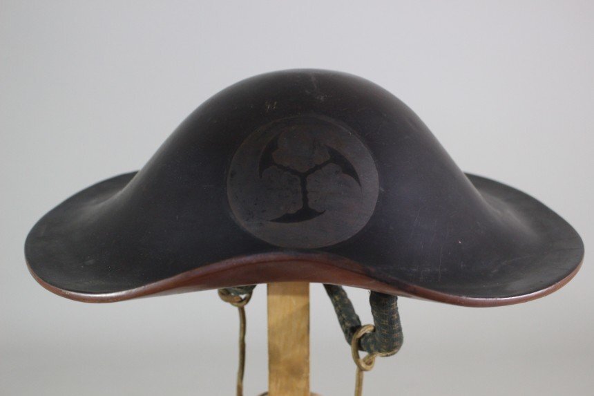 Yahoo!オークション - 頭形陣笠 殿陣笠 銀家紋 江戸 木 黒漆 銀家紋 36...