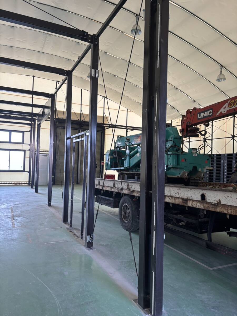 Yahoo!オークション - 020699 大型鉄骨倉庫骨組み建物内部枠組みセット...