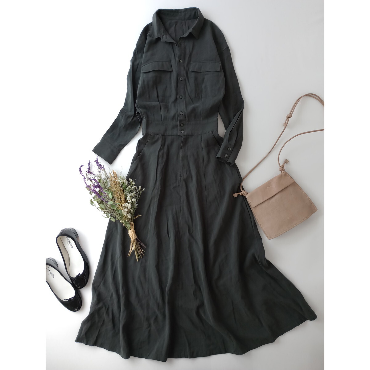 KBF/アーバンリサーチ 大人カジュアルをつくる シャツ ドッキング フレア ワンピース ロング マキシ 長袖 チャコールグレー 30Y＋0538(ワンピース)｜売買されたオークション情報 ...