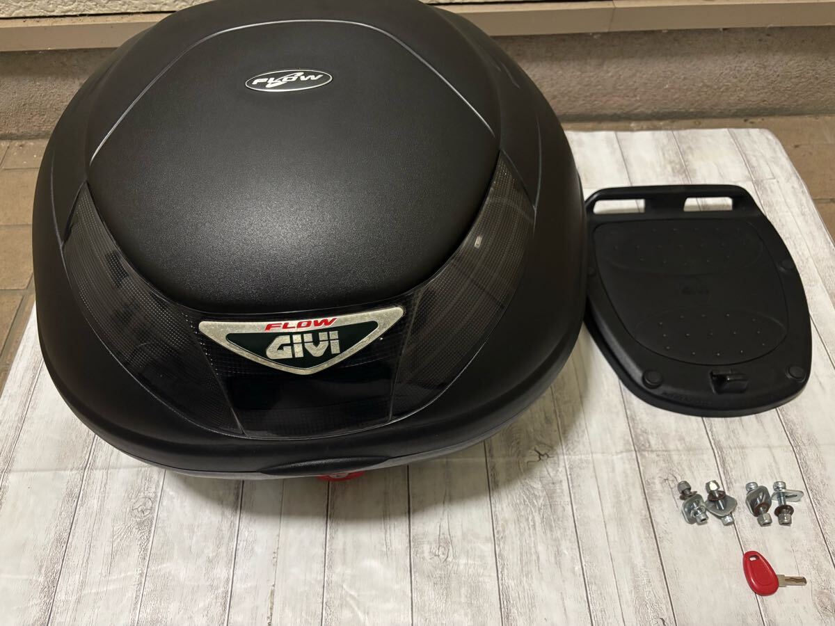 GIVI ジビ バイク用 リアボックス 35L FLOWシリーズ E350N2D トップケース(トップケース)｜売買されたオークション情報、yahooの商品情報をアーカイブ公開 ...