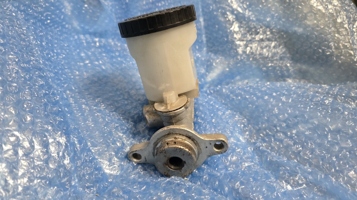 Yahoo!オークション - 日産純正 スカイライン R32 ABS無 ブレーキマス...