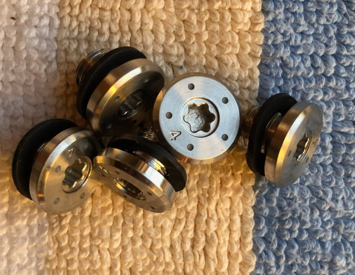 Yahoo!オークション - オノフ ONOFF FORGED KURO 2022 アイアン #5-Pw ...