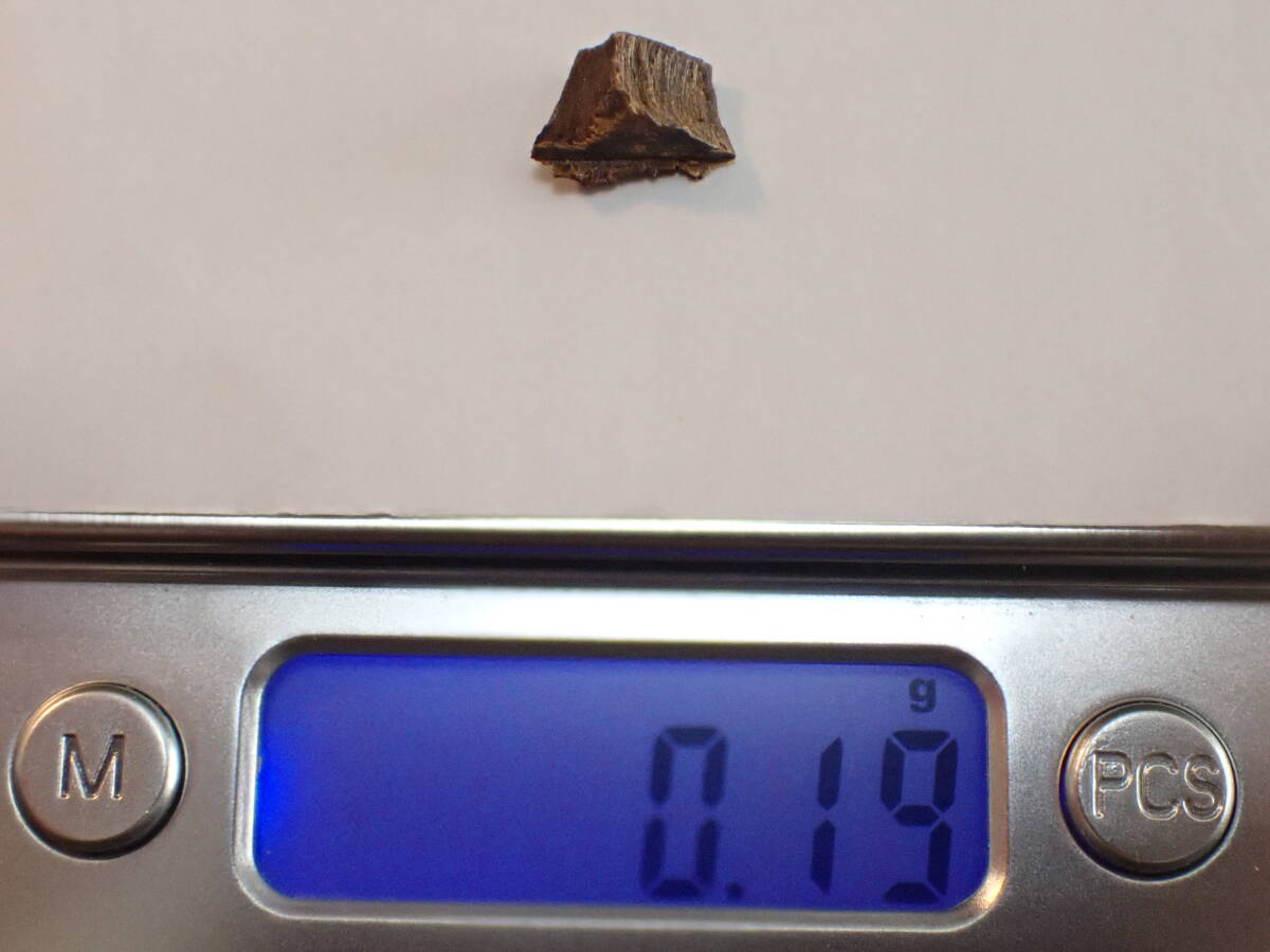 Yahoo!オークション - 勅銘 名香「磯山桜」 0.19g 古代名香 香木 香道 ...