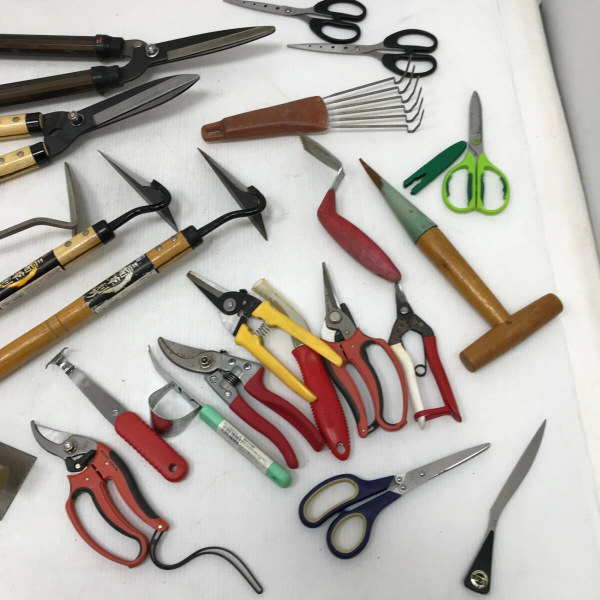 Yahoo!オークション - ‡0591 植木鋏 刈込鋏 剪定鋏 造園道具 まとめ ...