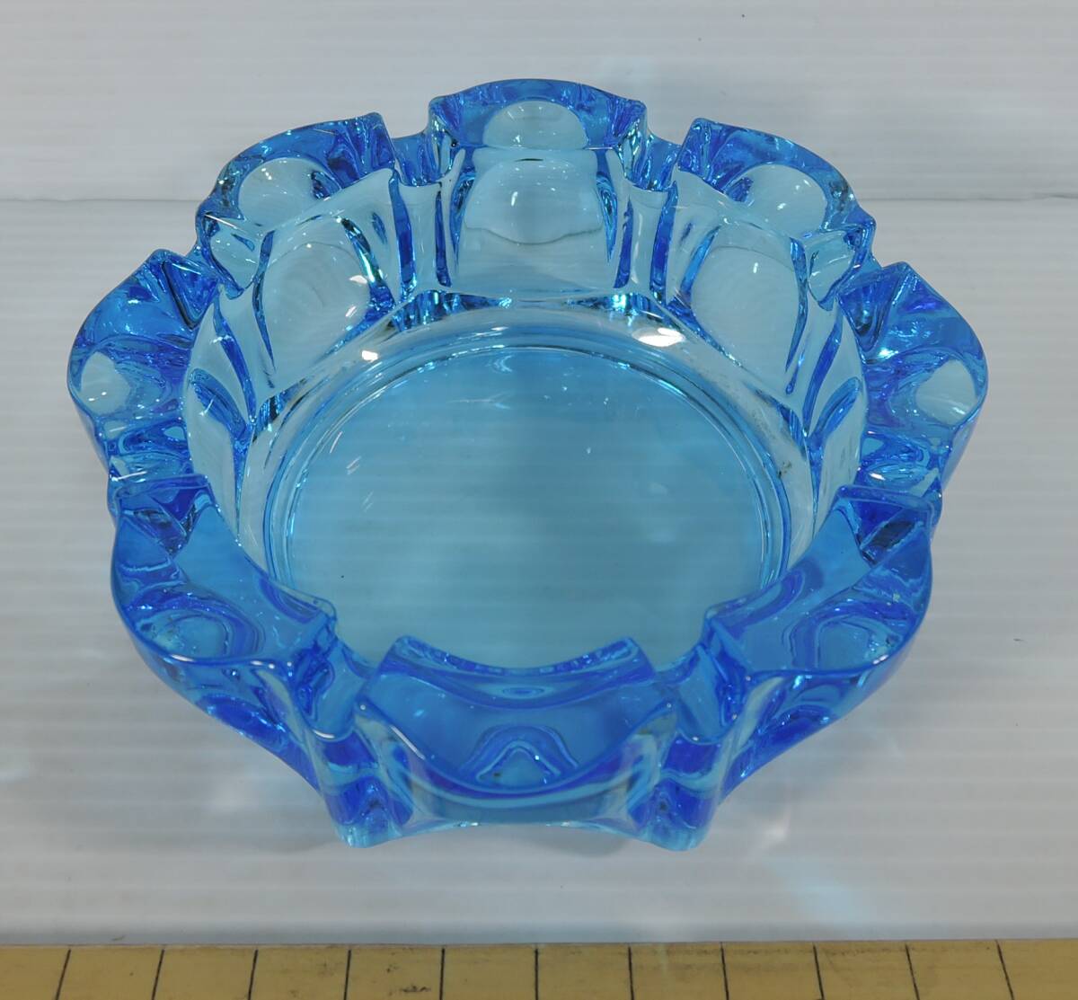 Yahoo!オークション - L03 昭和レトロ ブルーガラス 青色ガラス 灰皿