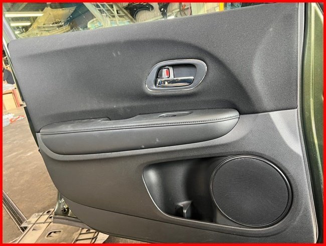 Yahoo!オークション - ヴェゼル RU3 フロントドア左トリム 内張り 管理...